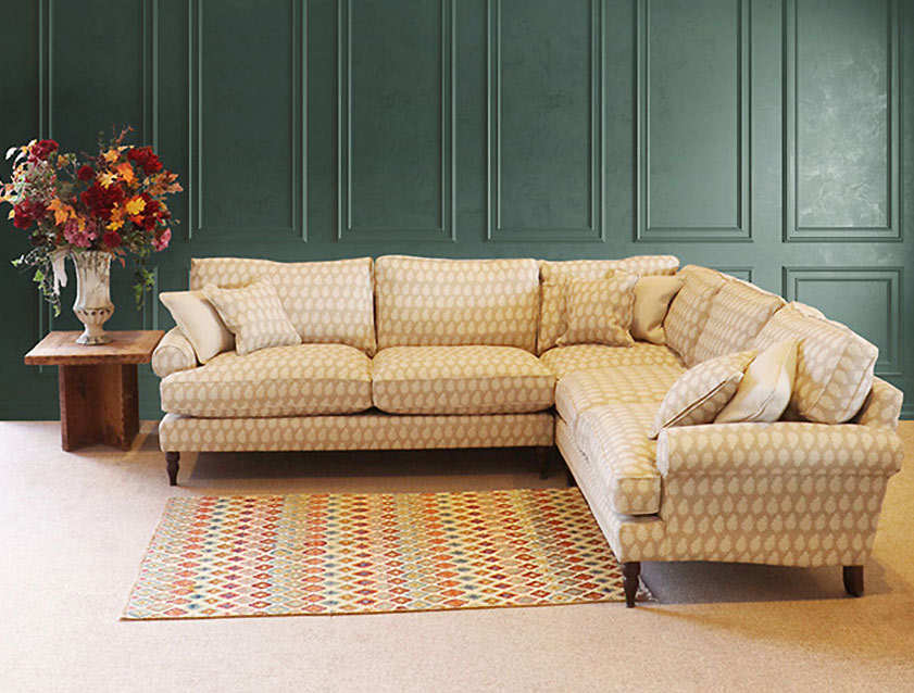 Cloth 21 - Oak Leaf | Cassis | 100% Linen | Exclusives | Sofas & Stuff